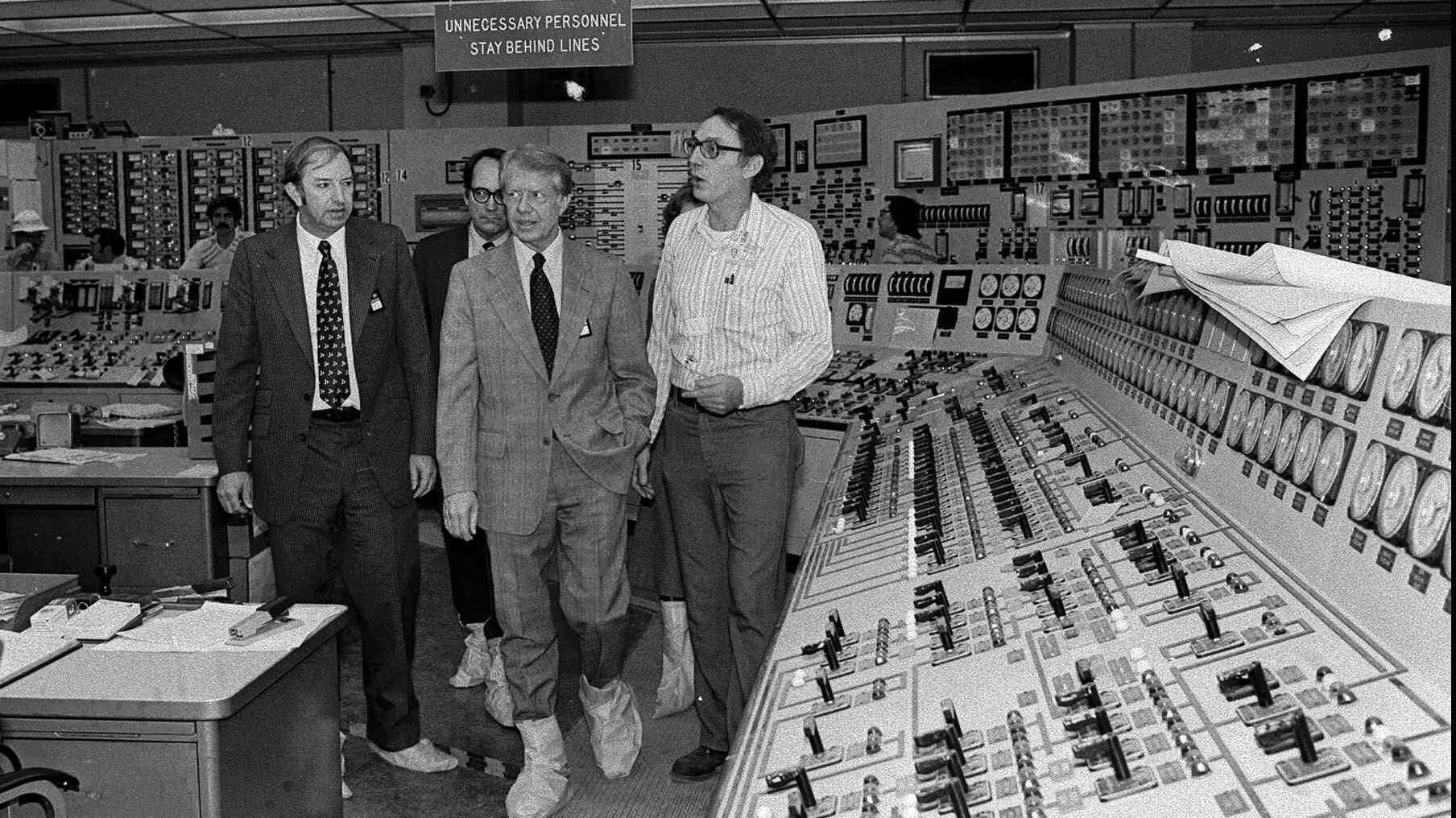 The Quandary Over Nuclear Energy - Center of History and Public Policy